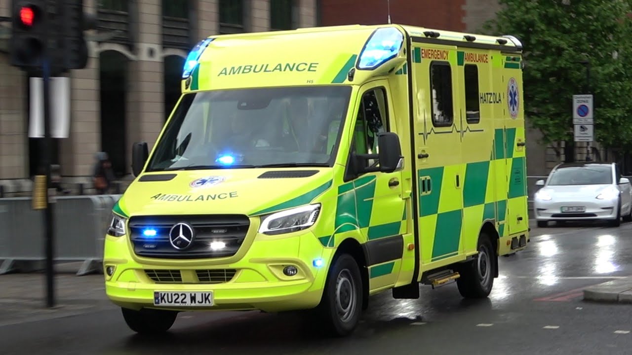 HATZOLA Jewish Ambulance (Mercedes Sprinter) H5 Responding in London ...