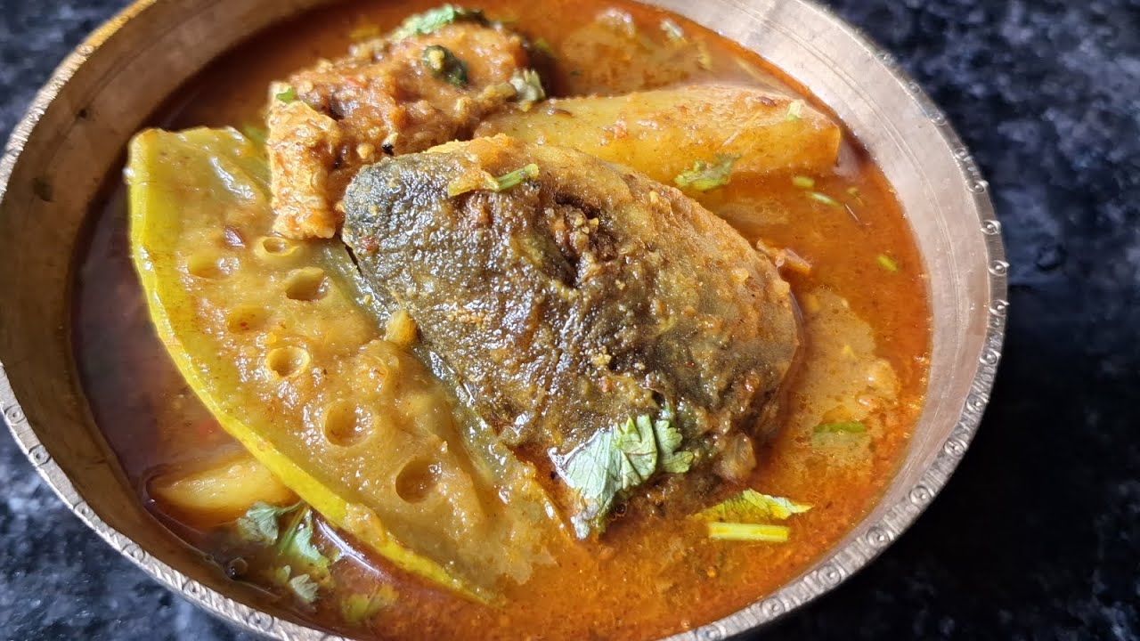 fish curry with potol/pointed gourd - YouTube