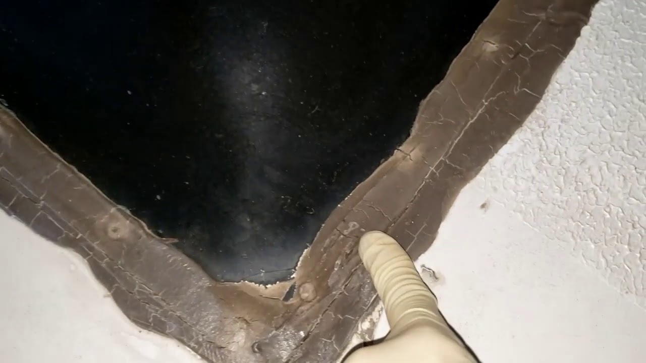 Inspecting a Gel-Coat Fiberglass RV Roof - YouTube