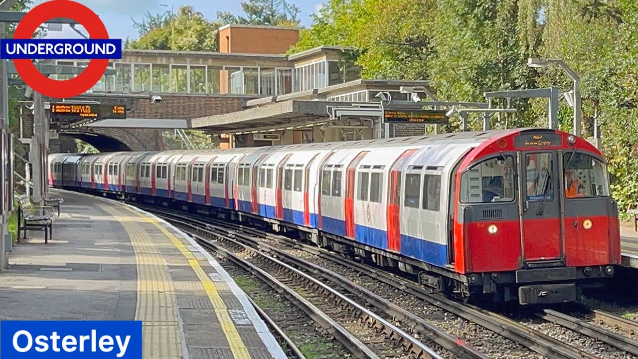 London Underground Piccadilly line 1973 Stock Trains at Osterley tube ...