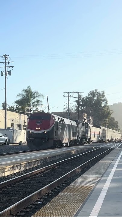Amtrak phase 7 P42DC leading the Coast Starlight with Dash 8 509 trailing - YouTube