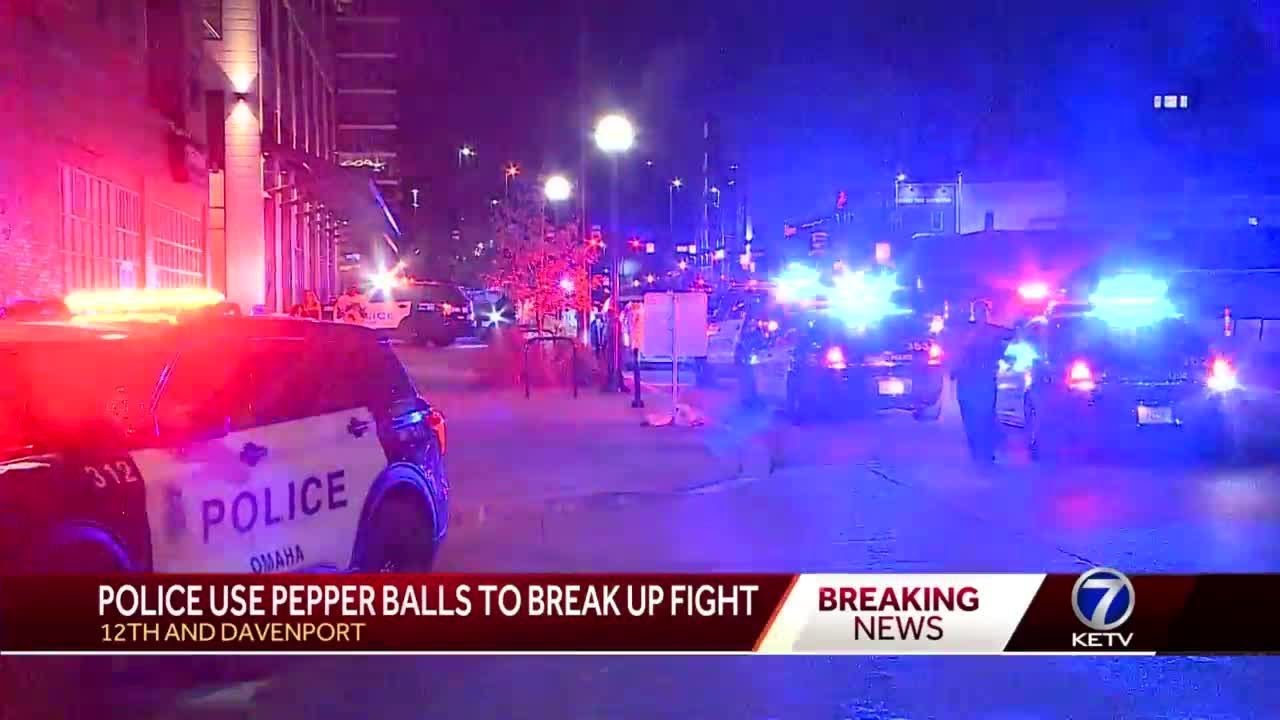 Police break up downtown fight - YouTube