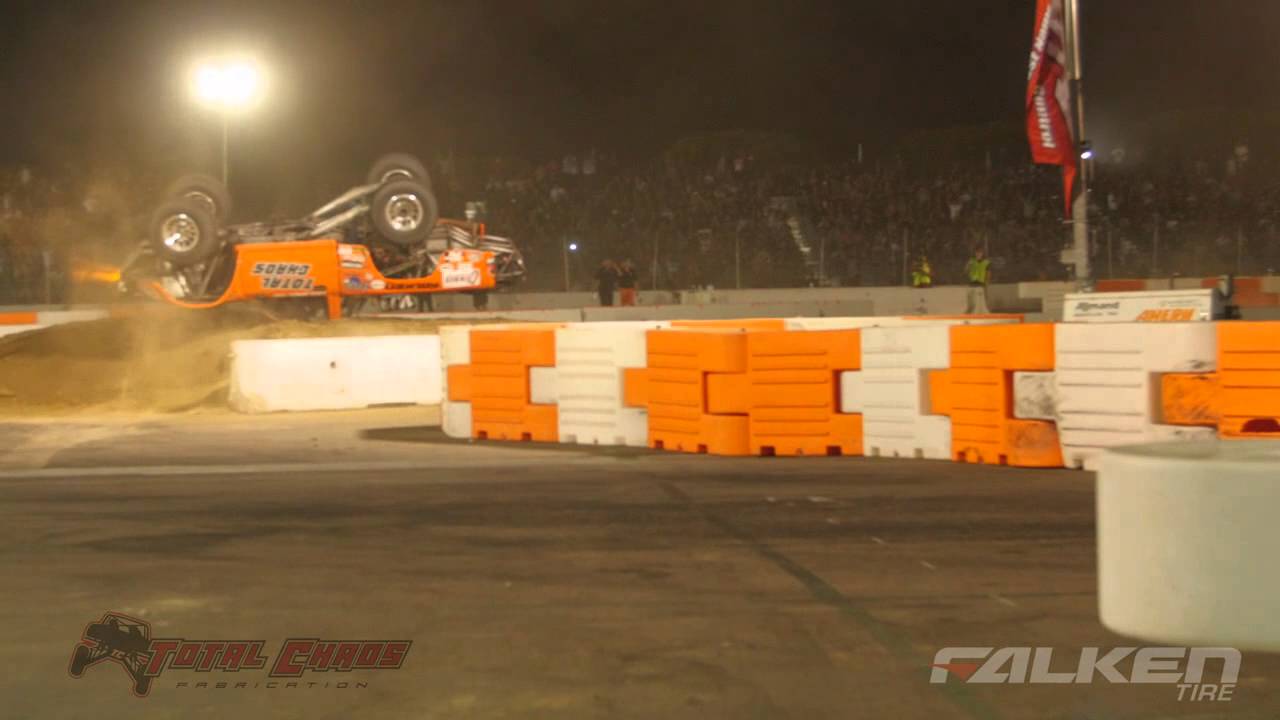 Dan Vance Crash at Stadium Super Trucks 1400 race - YouTube