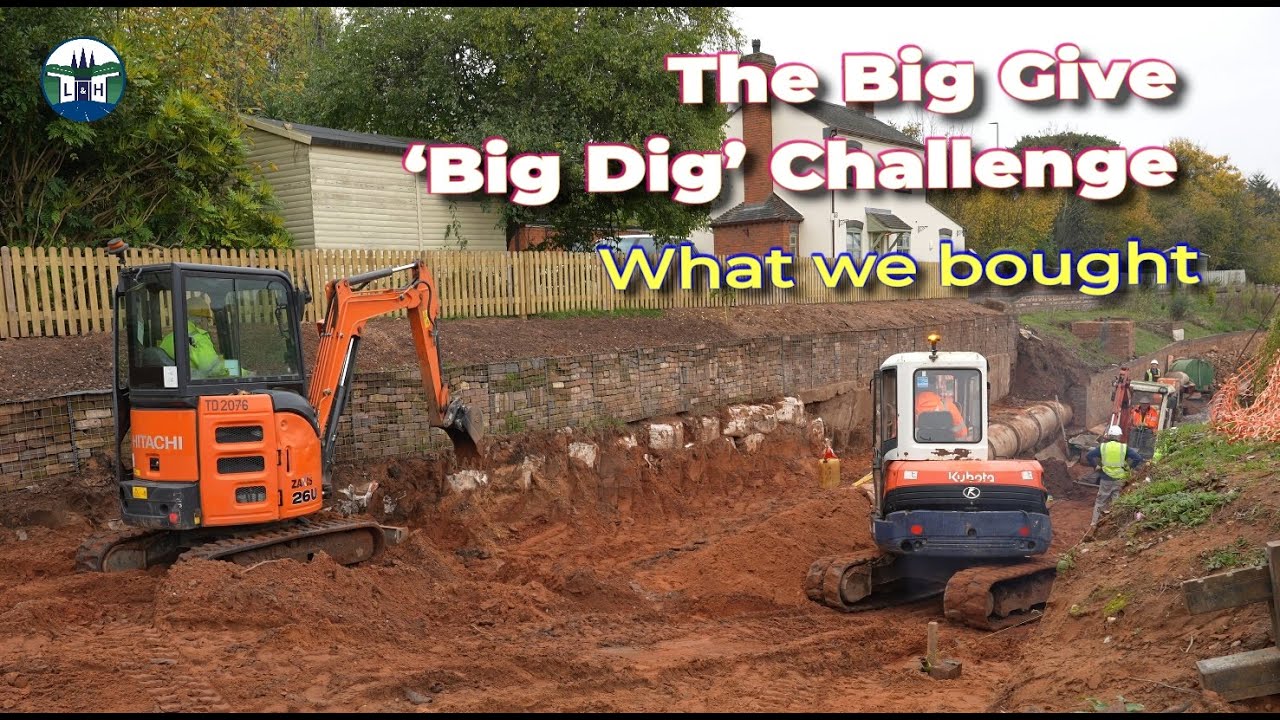 Our 'new' digger in action at Tamworth Road - YouTube