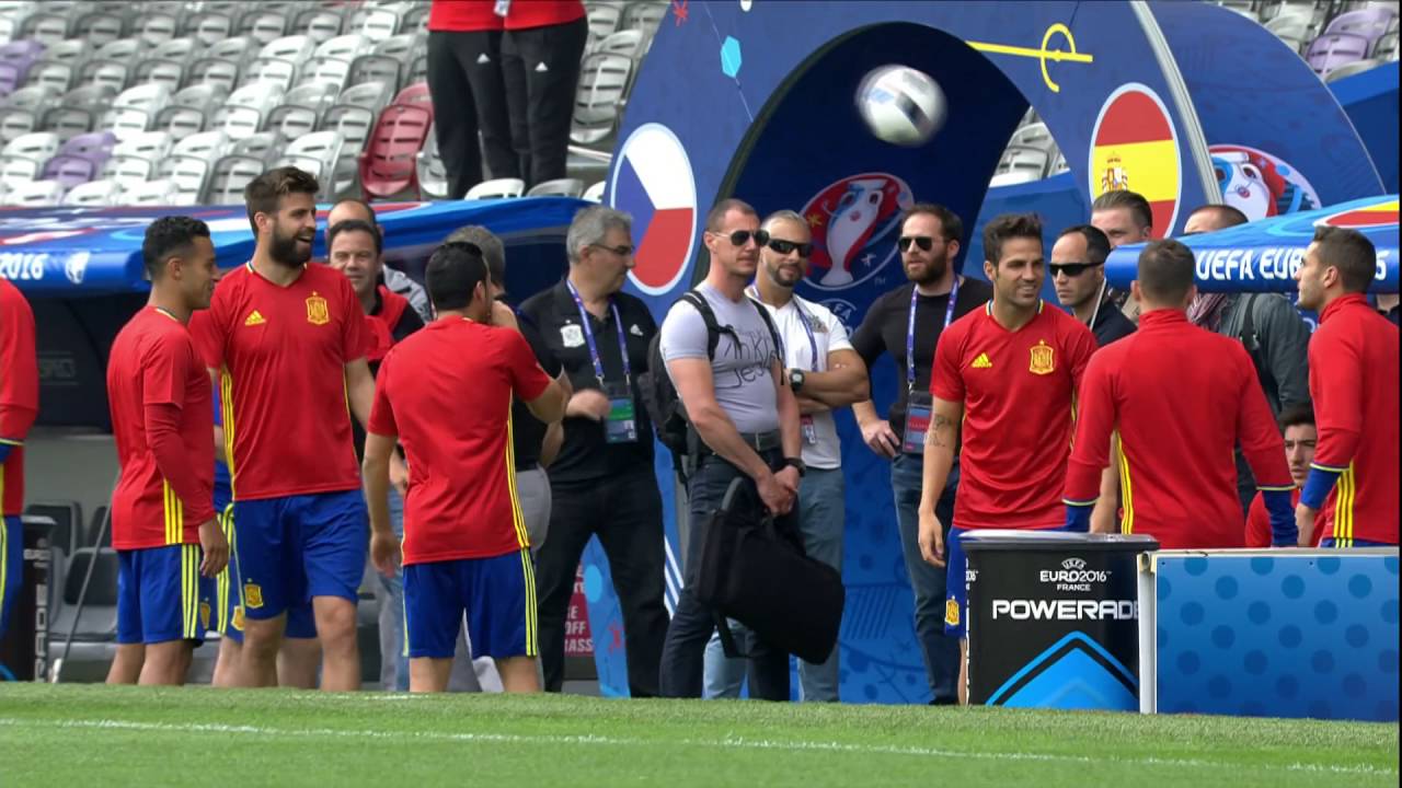 Spain training at the Stadium de Toulouse - 12.06 - YouTube