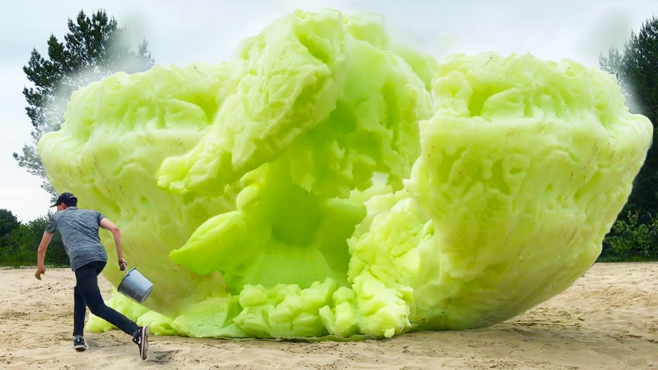 Experiment: Huge Green Cabbage Toothpaste Eruption from Mentos VS Coca ...