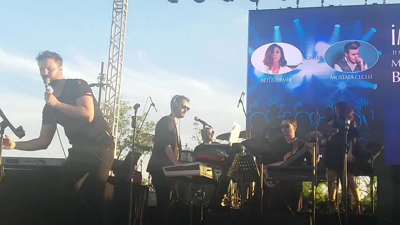 Betül Demir & Eser Kabaali - Senden Daha Güzel (Medipol Üniversitesi ...