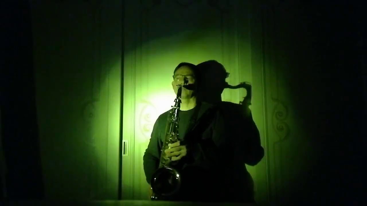 ROUND MIDNIGHT NICK SAX - YouTube