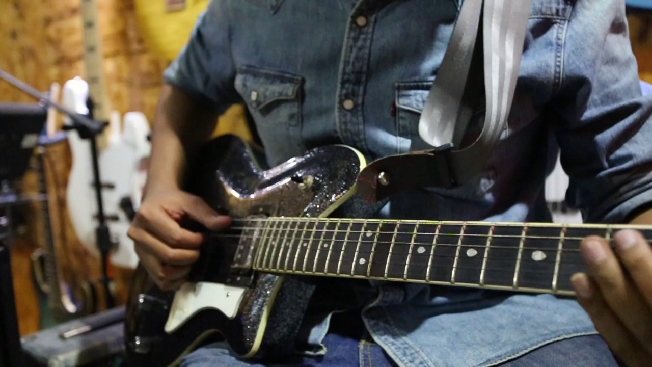 WASHBURN P-2 sparkle original guitar review - YouTube