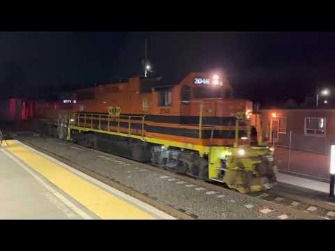 All EMD CSO-1 thru Wallingford with NECR 2048 and Veteran SD40-2 CSOR 3771 - YouTube