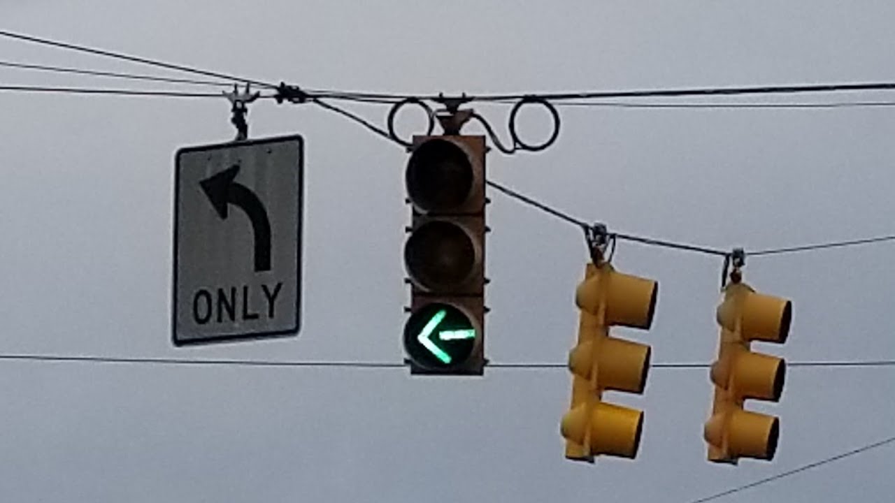 Singer Traffic Light - YouTube