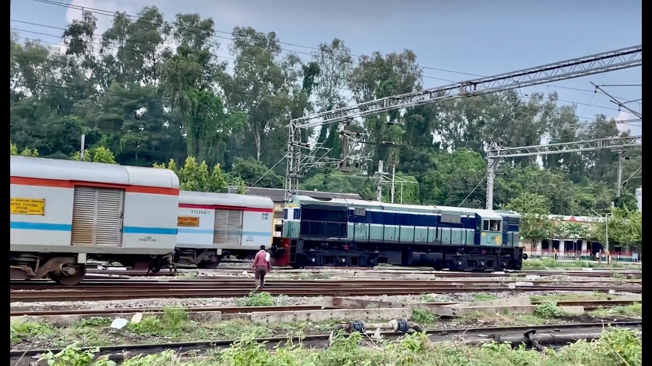 INDIAN RAILWAYS rake of Varanasi to Kurla Kamayani Express being ...