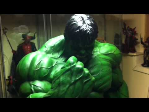 hulk 1/2 scale statue