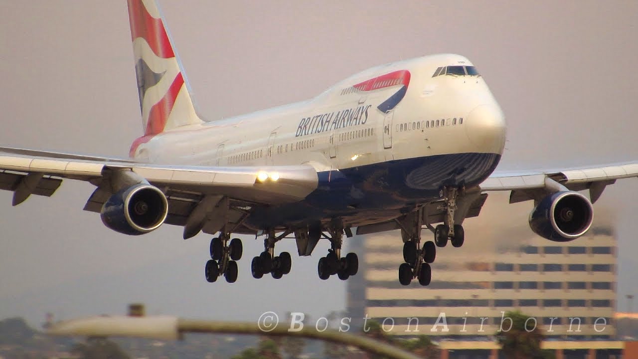 Boeing 747 landing passenger view - YouTube