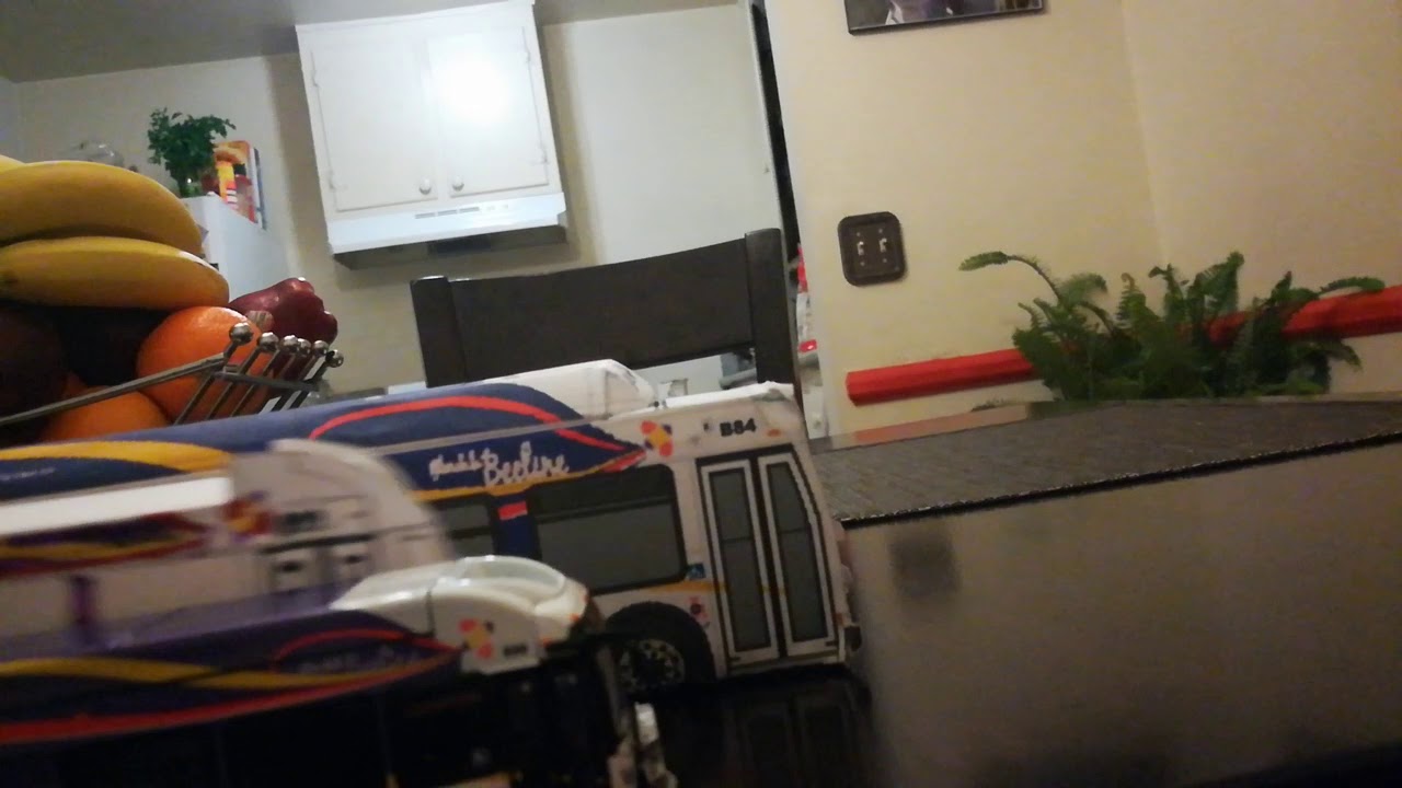 Glendale Beeline paper and toy bus B84 and B99 - YouTube