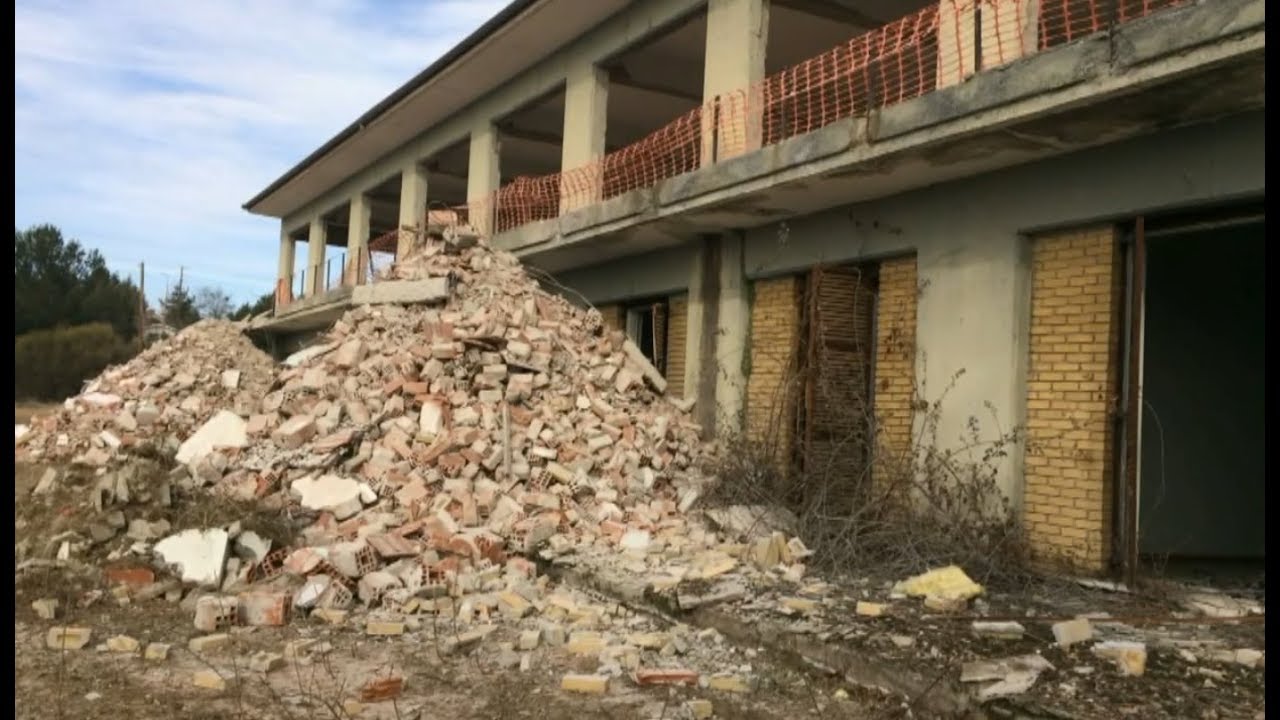 ΞΕΚΙΝΗΣΑΝ ΟΙ ΕΡΓΑΣΙΕΣ ΣΤΟ ΠΑΛΙΟ ΓΗΡΟΚΟΜΕΙΟ ΠΤΟΛΕΜΑΪΔΑΣ - YouTube