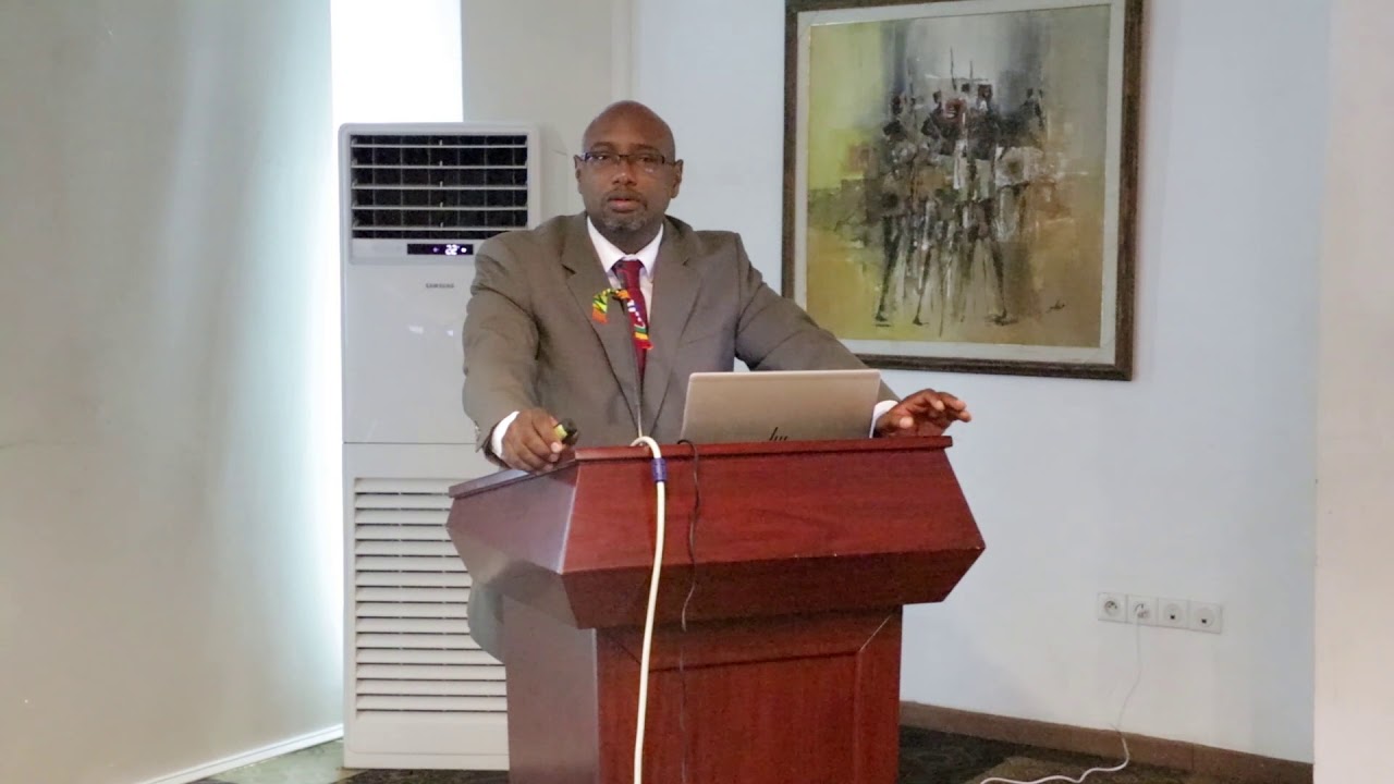 Intervention de Dr MOCTAR DIALLO sur l’éducation complète à la sexualité - YouTube