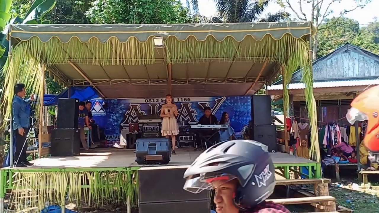 Putri Helda With AKAY ENTERTAINMENT Live di Batu Lasung - YouTube