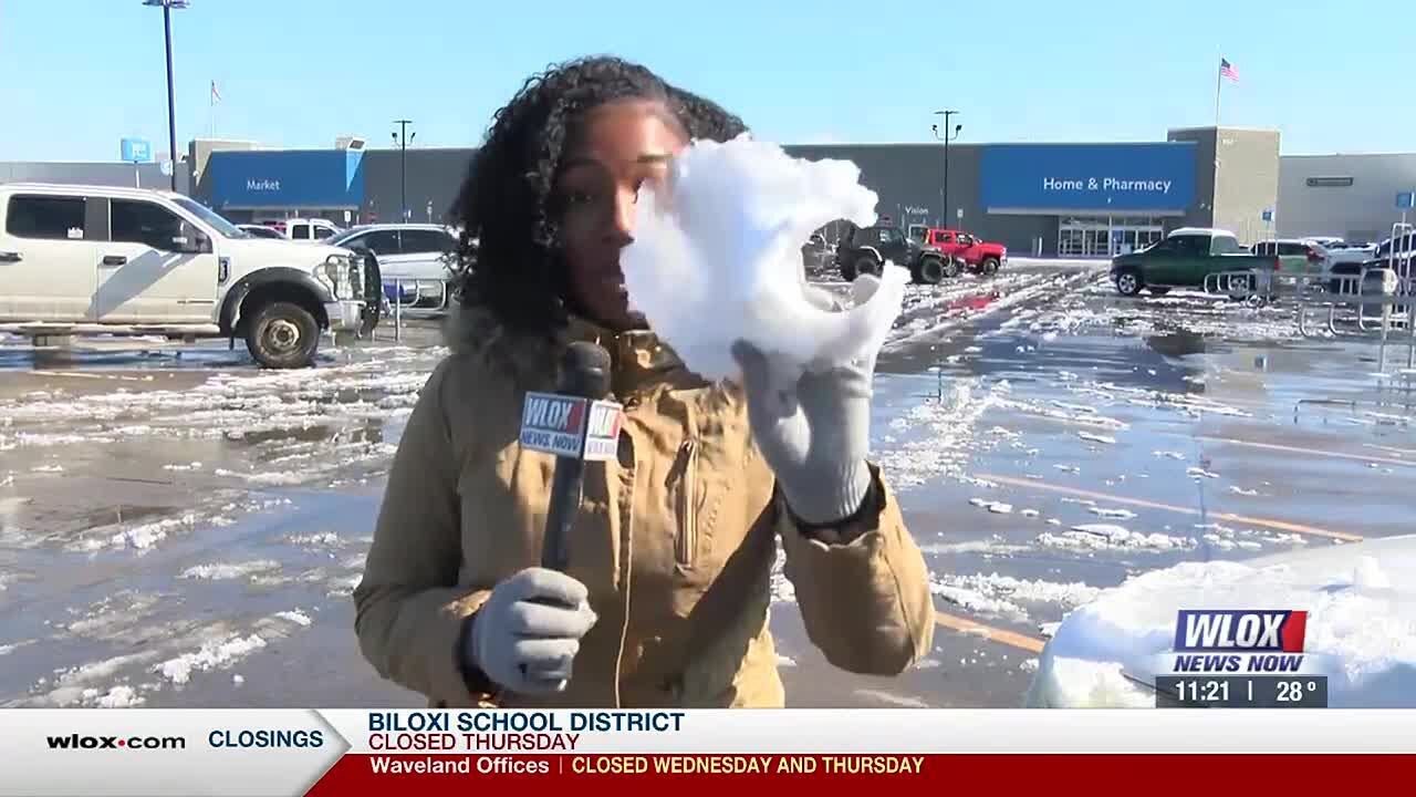 LIVE: Some Walmart stores reopen following Tuesday's snow storm - YouTube