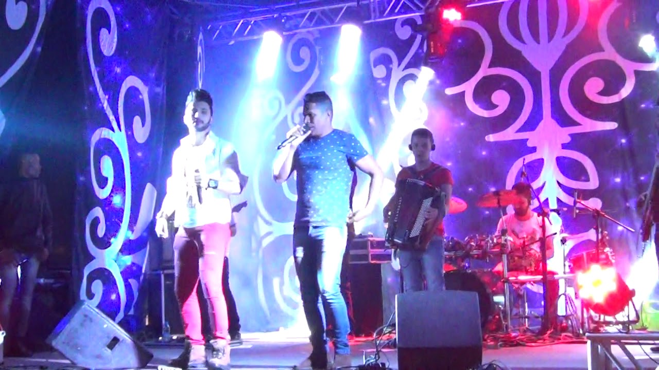 Banda Beijo Apimentado & Josy Queiroz 18º Quartelense Ausente 27 - YouTube