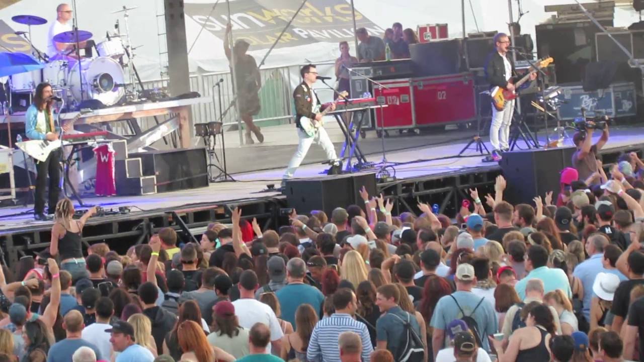Weezer- Pork and Beans (City of Trees) - YouTube