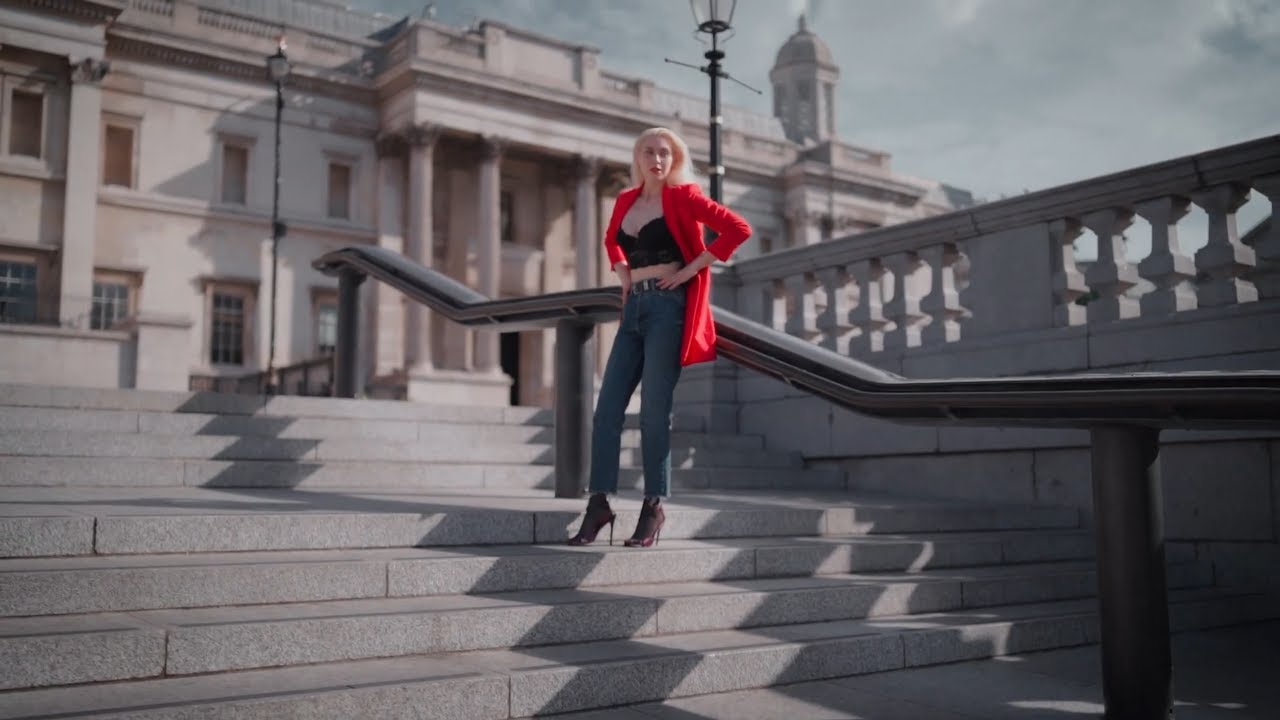 Video Portrait of Model Melinda during London Fashion Week Part 1 - YouTube