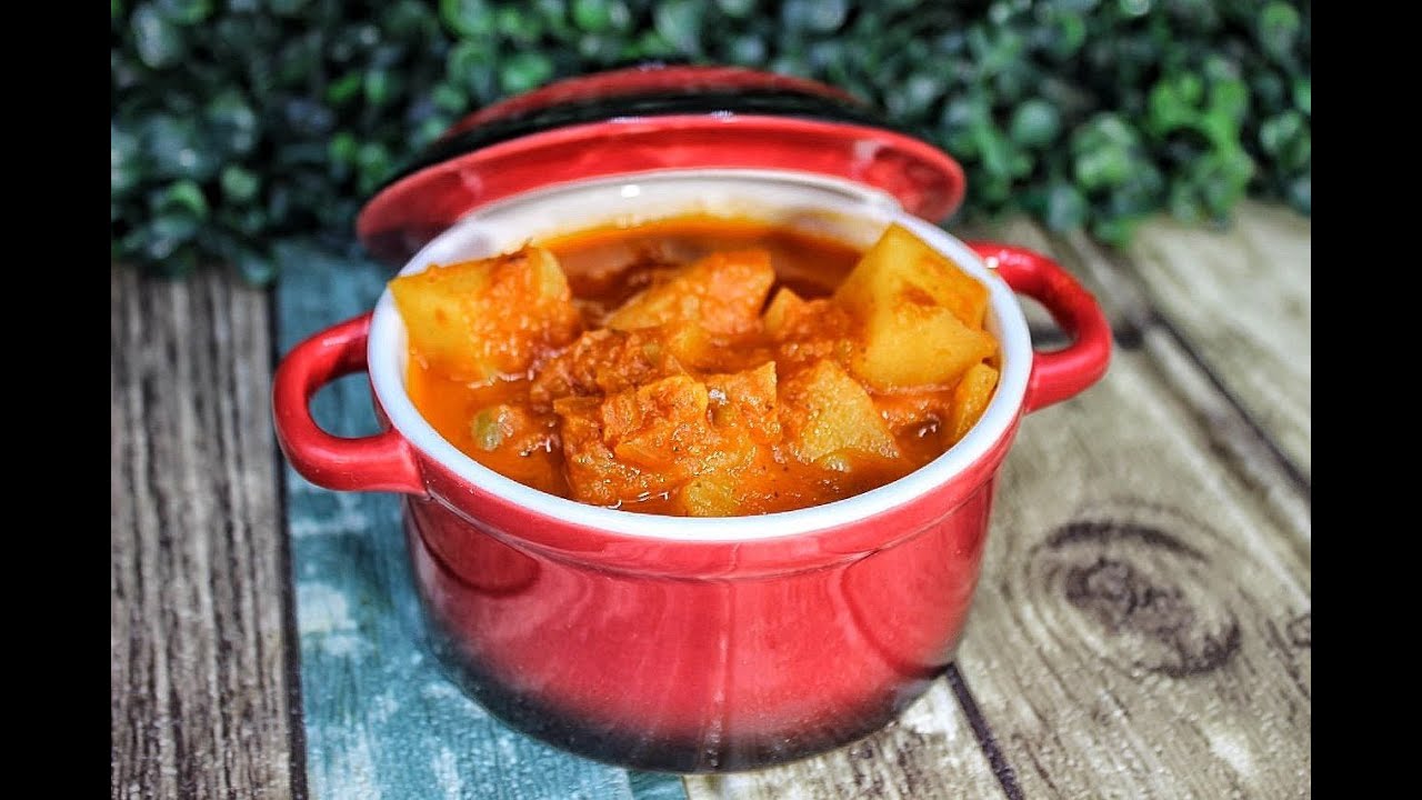 Patatas en salsa de pimenton de La Vera - YouTube
