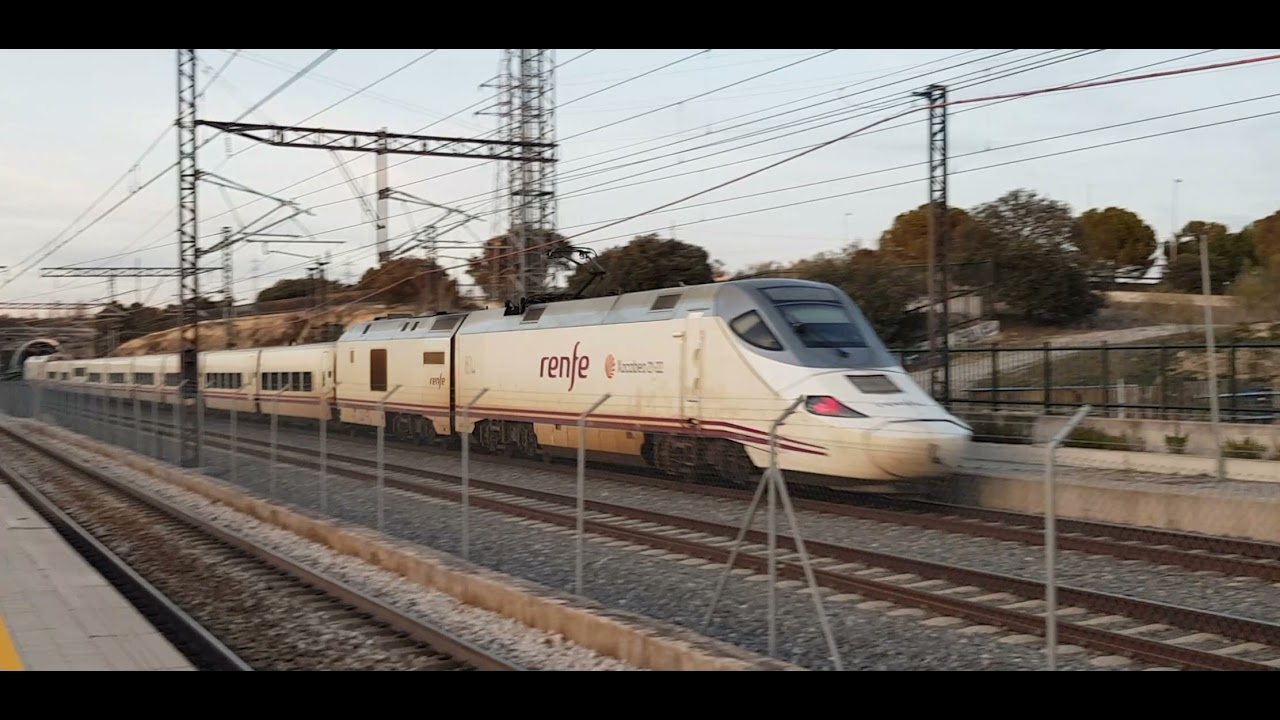 Here is the Alvia Train in El Goloso Saturday 1 January 2022 - YouTube