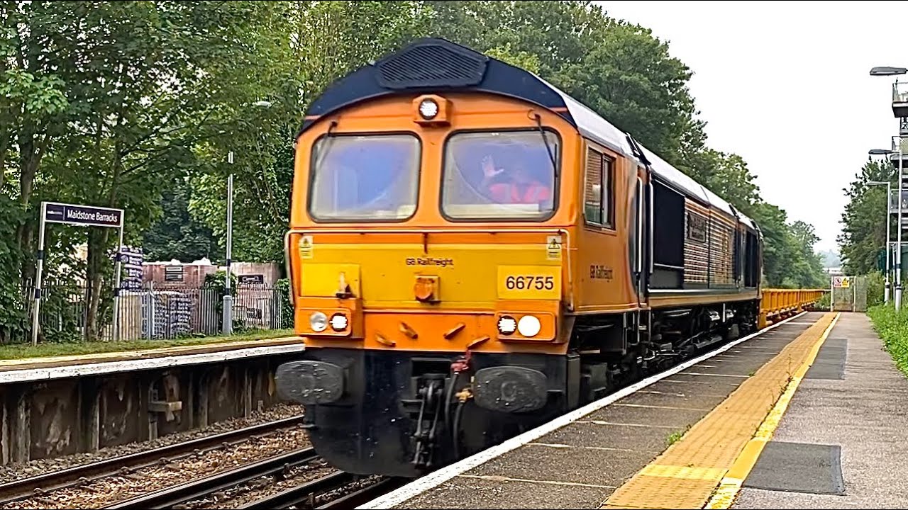 Dozens of Morning Freight Diverts + Pax Trains at: Maidstone Barracks ...