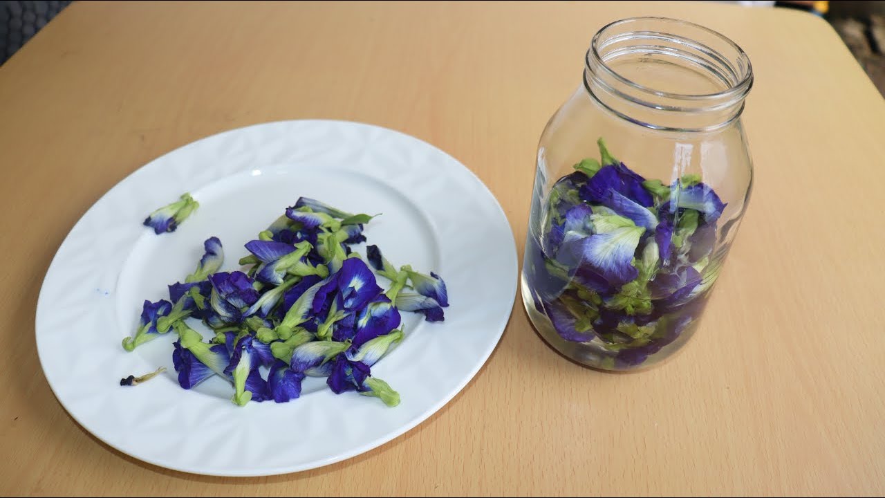 How To Make "Blue Oil" For Smooth Skin !! #blue #blueoil #skin # ...