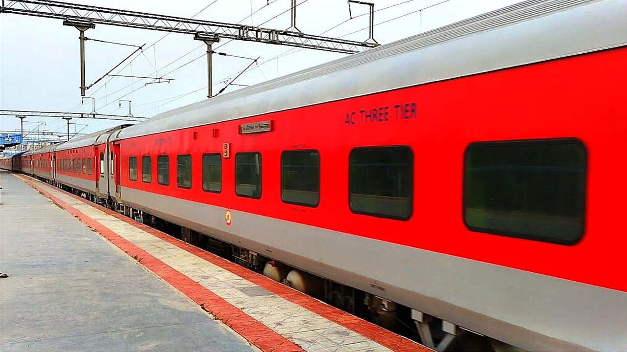 Kollam Secunderabad Sabarimala Special train arriving at Mantralayam ...