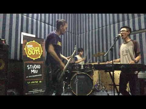 BREAST HOLDER JAMMING at MiU Part1