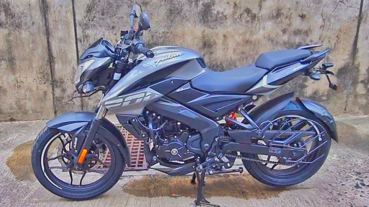 Bajaj Pulsar NS 200 with Black wheels and frame review and mileage ...