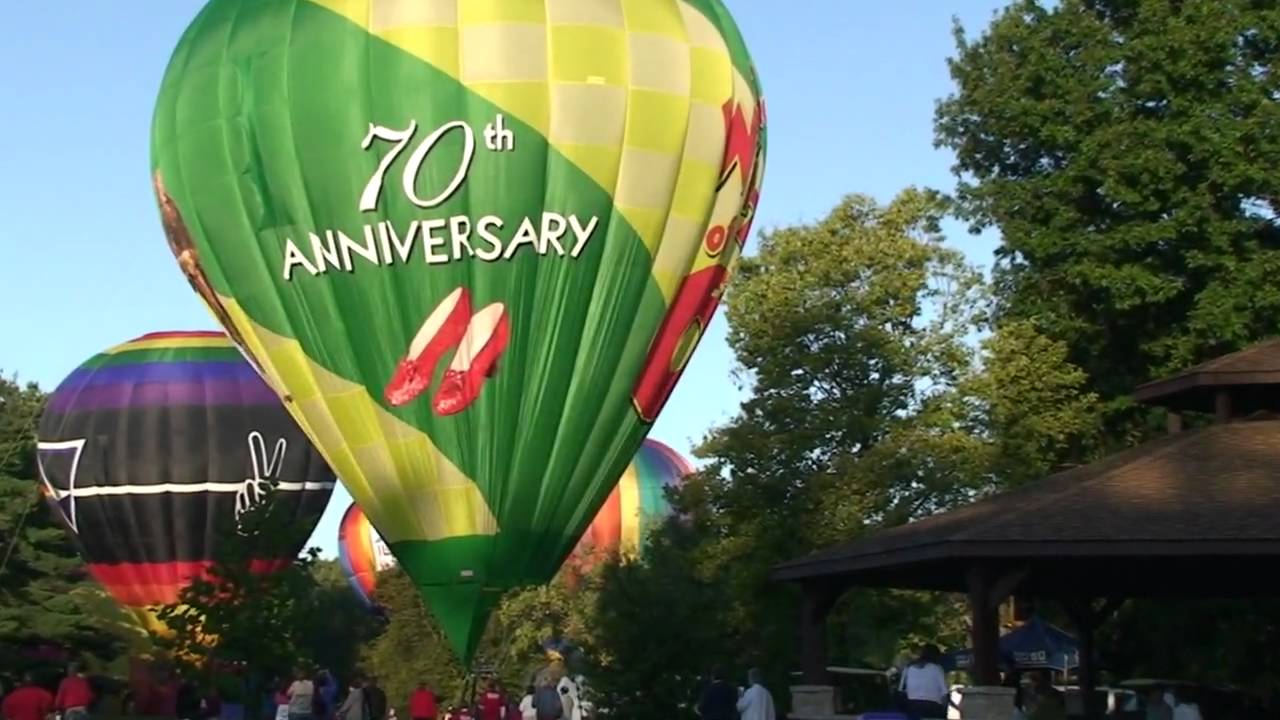 Wizard of Oz Hot Air Balloon - YouTube