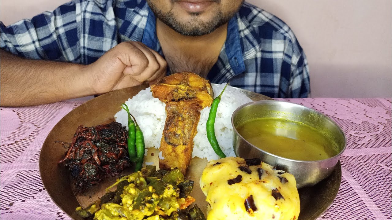 Asmar Eating Satisfied Food Rice,Tok Dal,Alu chokha,Sag fry,Vindi ...
