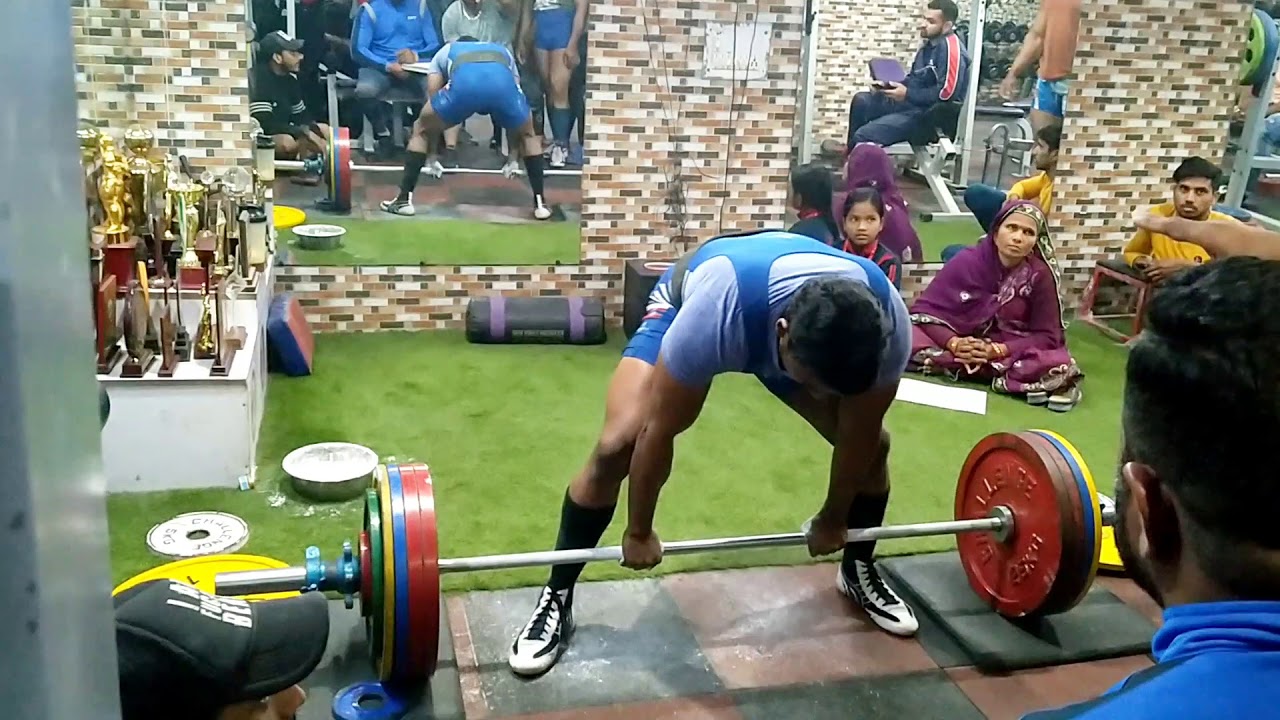 Deadlift Competition - YouTube