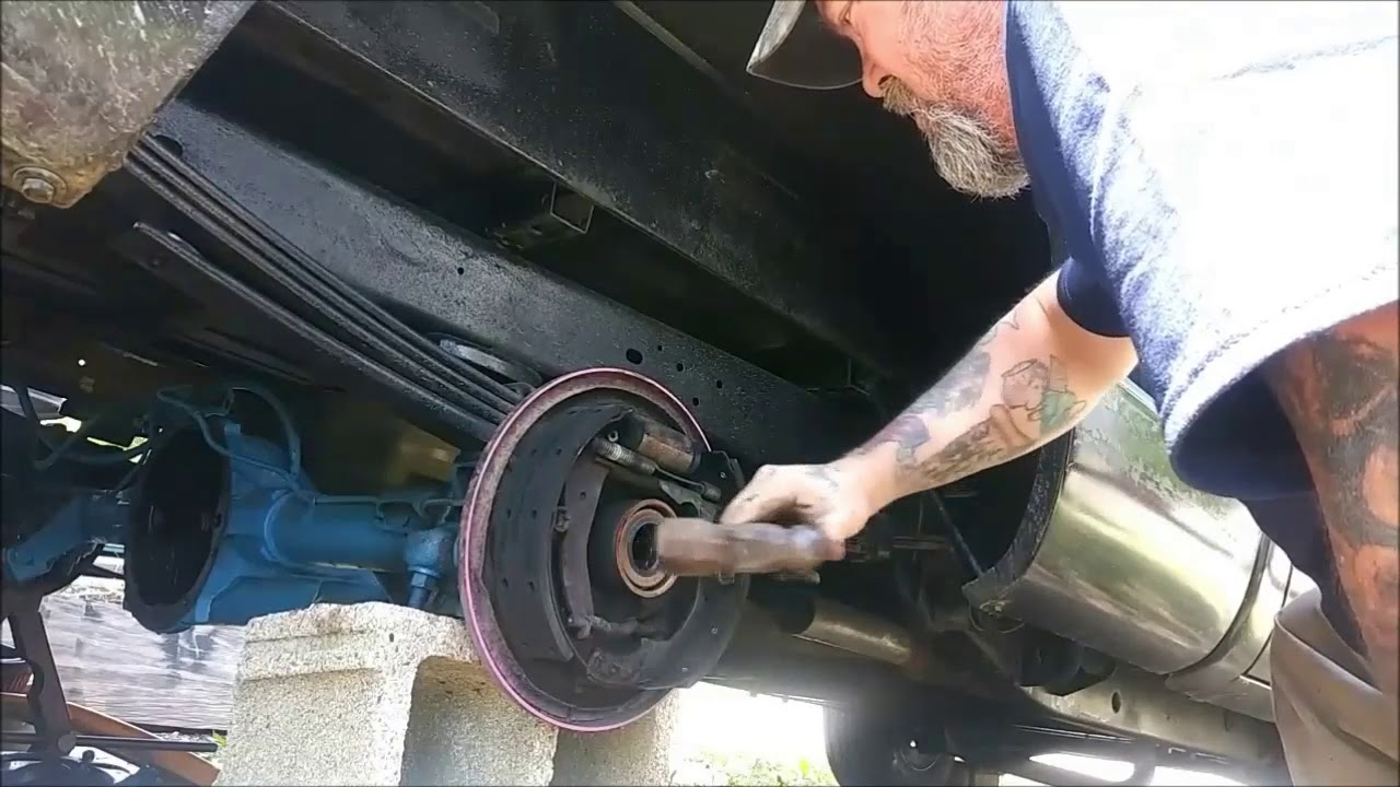 Welding the diff Team Shake N' Bake - YouTube