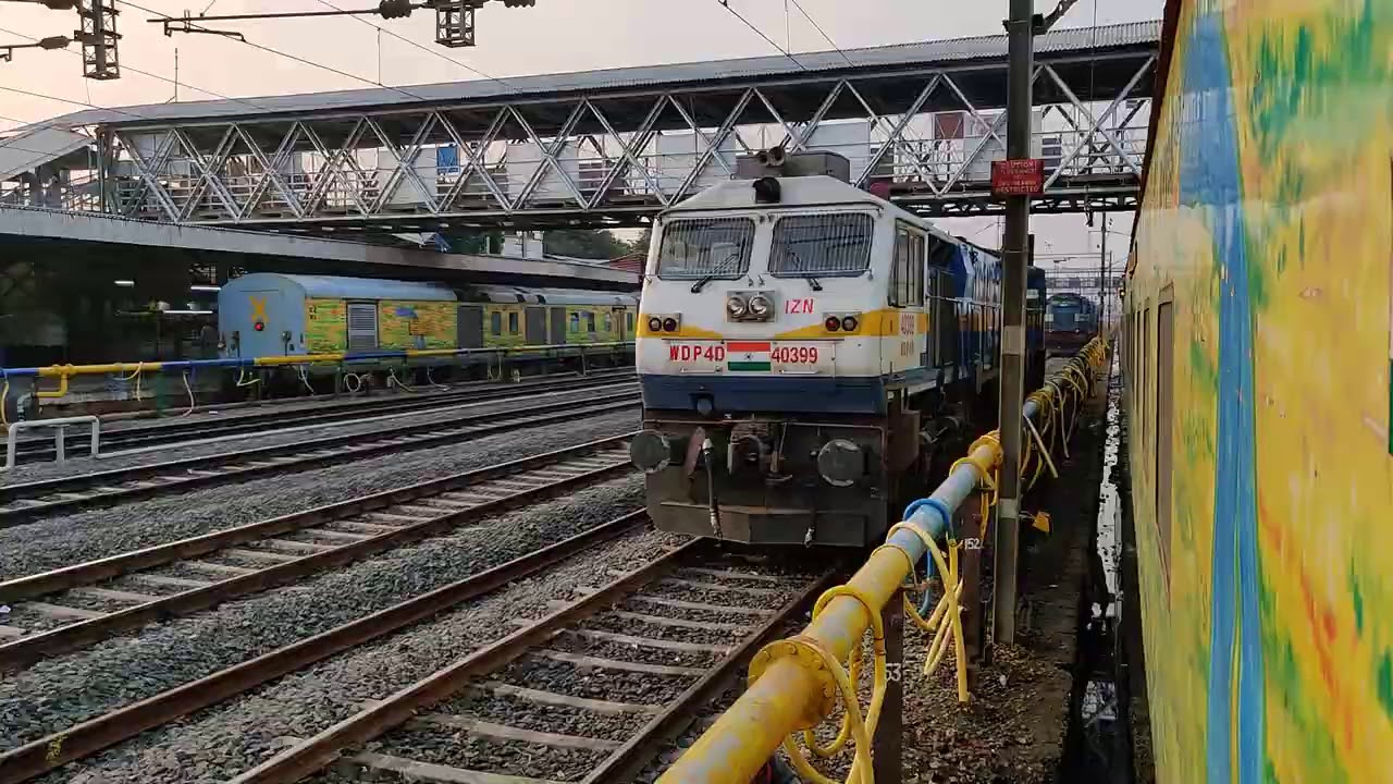 22210 New Delhi Duronto & 12239 Jaipur Duronto : Simultaneous Departure ...