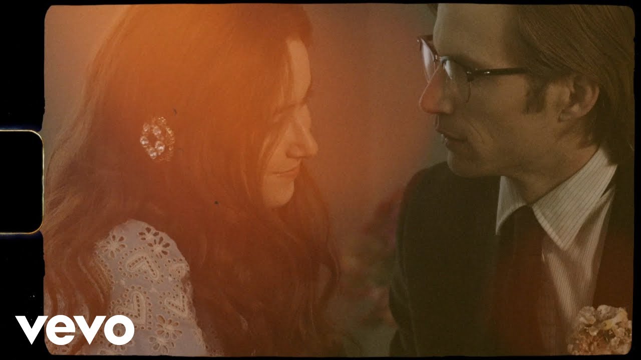 Hope Ahlers - Plastic Flowers (Official Video) - YouTube