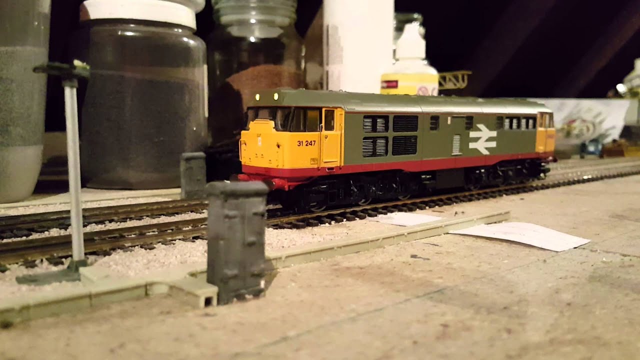 Hornby Class 31 sound demonstration in rail freight livery - YouTube