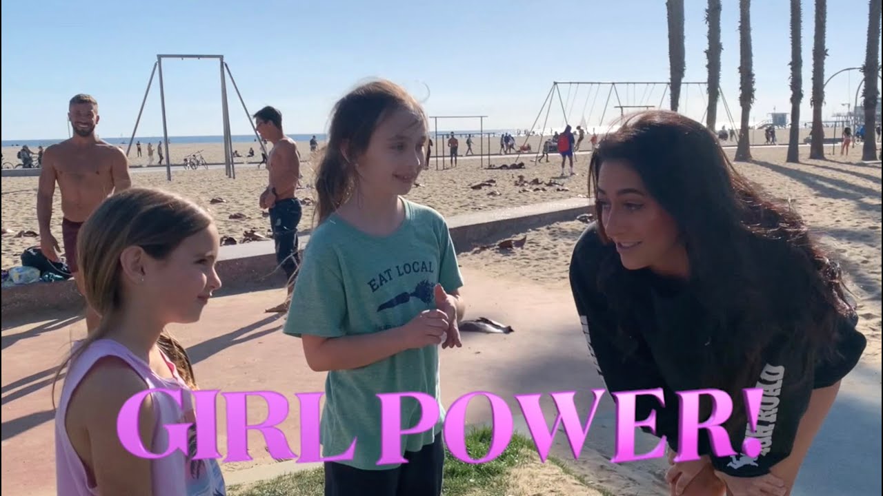 Riley & Avery Rock Acro At The Santa Monica Green - YouTube