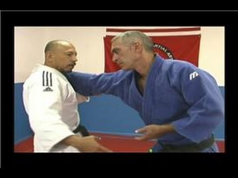 Judo Lessons for Beginners : How to Do a Judo Hip Throw - YouTube