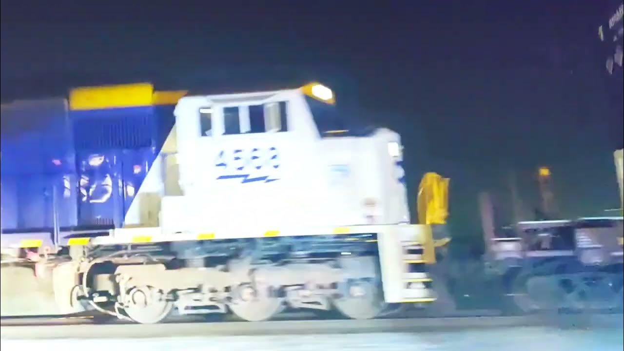 CSX I026 with Heritage Unit Mid-DPU in Hoopeston IL #4568 #SD70AC - YouTube