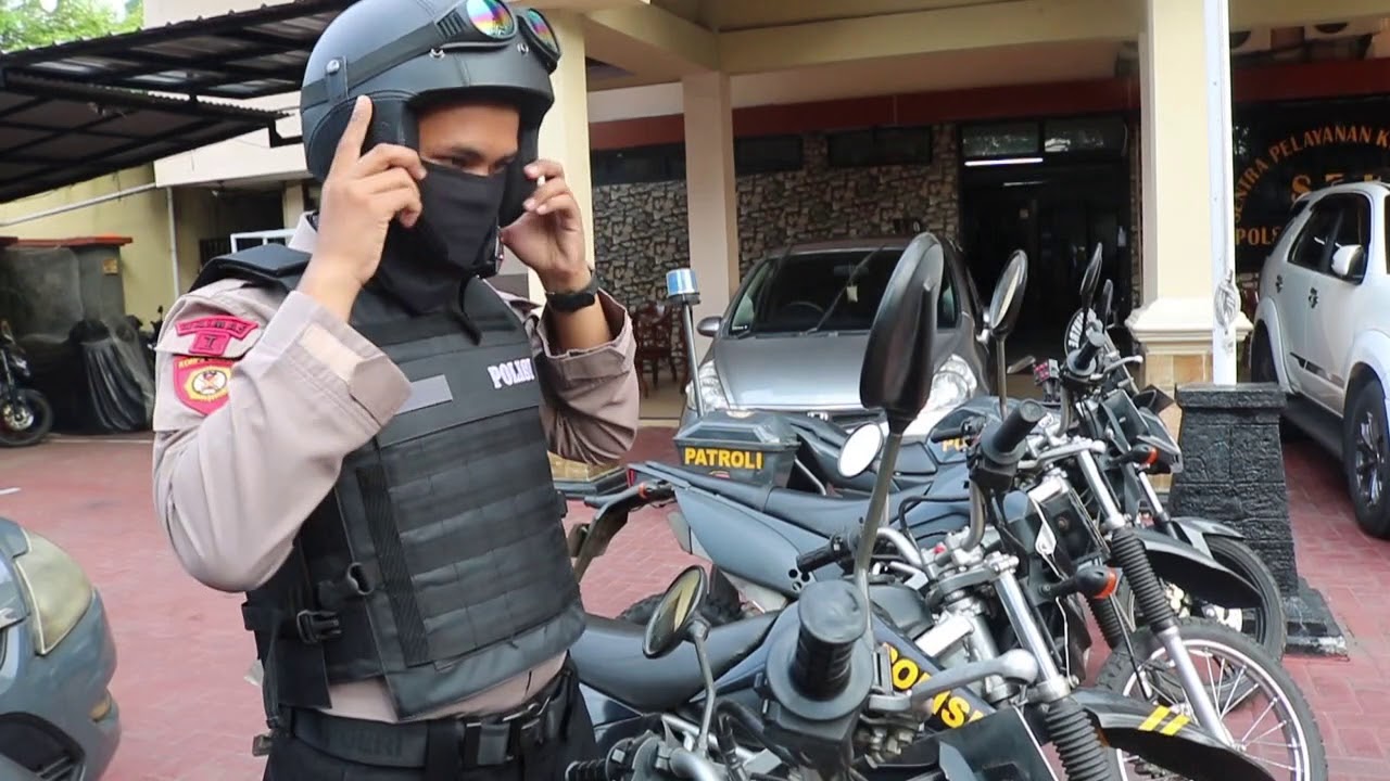 KOMENTAR WARGA SAAT POLISI SEDANG PATROLI - YouTube