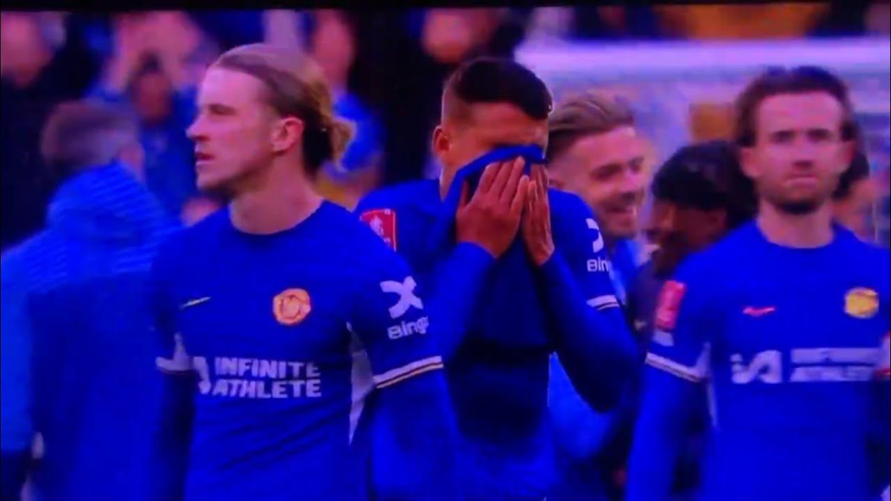 Thiago Silva crying and Noni Madueke laughing Grealish 😡 - YouTube