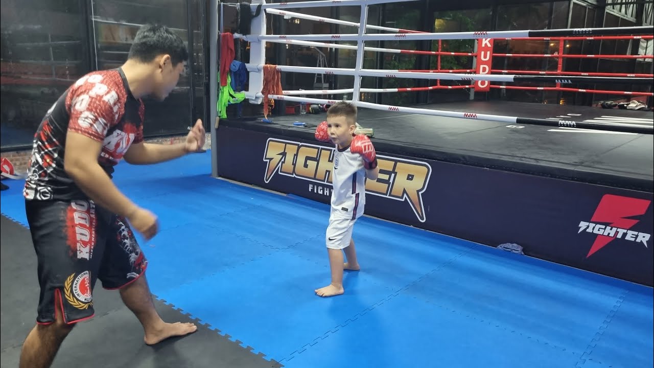 Nov '22 - Dylan's 1st session at MMA Vietnam 🇻🇳 👊 - YouTube