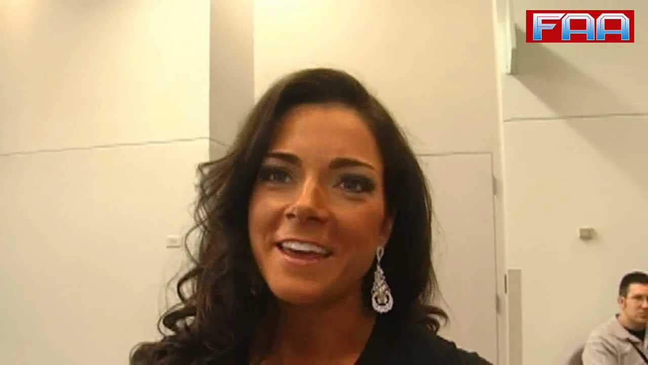 Fiona Harris - 2012 Arnold Amateur Fitness - YouTube