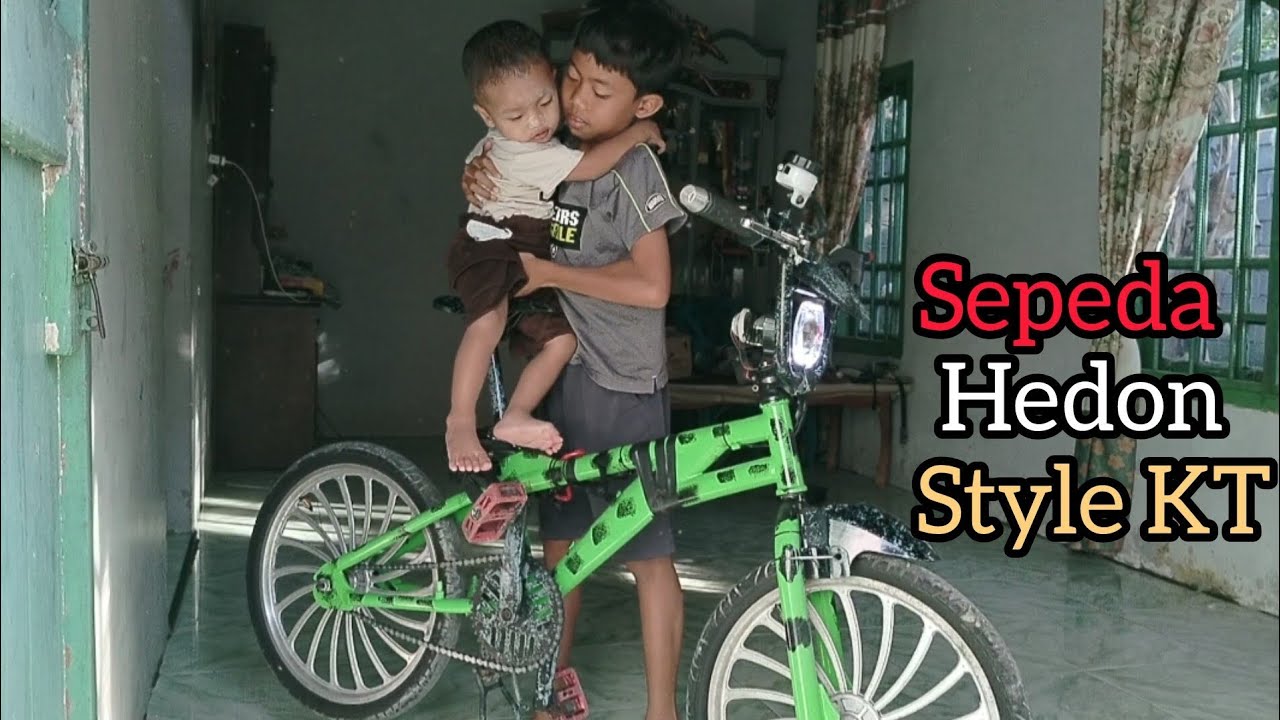 adik Dirja ikut Naik sepeda pakai biled - YouTube