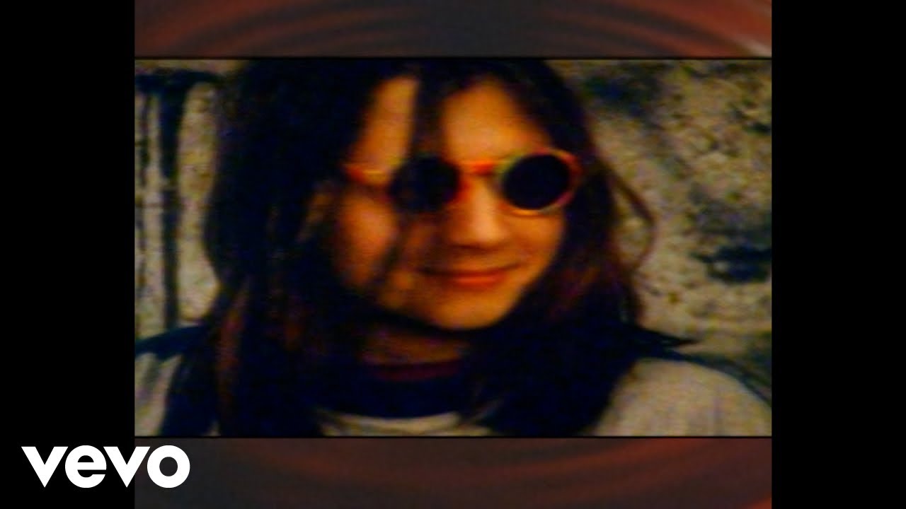 Senseless Things - Everybody's Gone (Official Video - super cropped ...