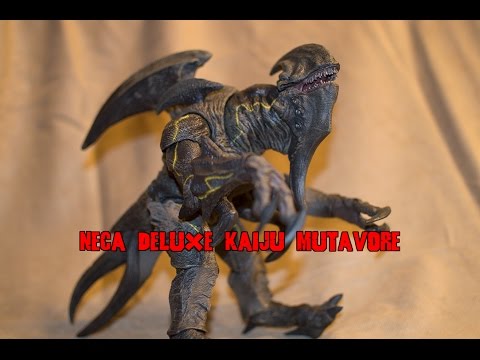 NECA Deluxe Pacific Rim Mutavore Review - Muto-Muta-Whatever-Vore - YouTube